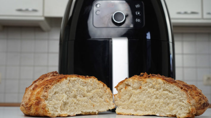 ᐅ Brot backen in der Heißluftfritteuse – Funktioniert das ...